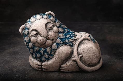 Лев великий — ціна 1500 грн у каталозі Статуетки Купити товари для дому