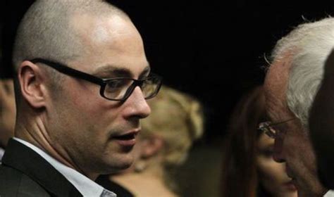 Afrique Du Sud Le Frère Doscar Pistorius Jugé Pour Un Accident