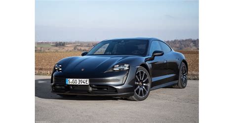 Голям пробив в безжичното зареждане на електрическите коли