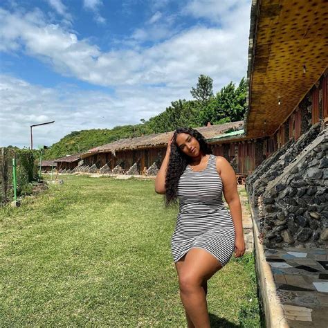 Habesha Hot Girls የሐበሻ Habesha Hot Girls የሐበሻ አማላይ ሴቶች
