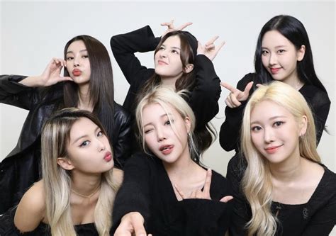 kpopina on twitter بعد ست سنواتٍ من الترسيم تفكيك فرقة momoland
