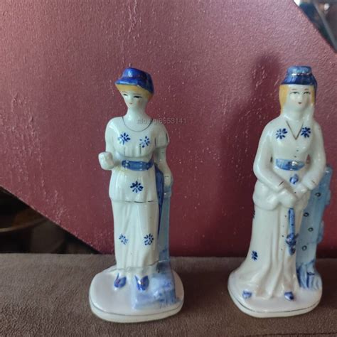 Порцеланови фигурки Антиквариат Варна Две порцеланови фигурки без маркировка Високи 1