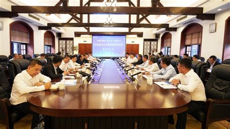 “政 校 企”强强联手 共建重庆大学精准医学研究院 综合新闻 重庆大学新闻网