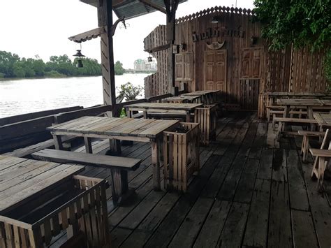 บ้านไม้ริมน้ำ แปดริ้ว[บ้านไม้ริมน้ำ แปดริ้ว] Ryoii
