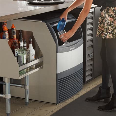 Scotsman Un324a 1 24 Air Cooled Undercounter Nugget Ice Machine With
