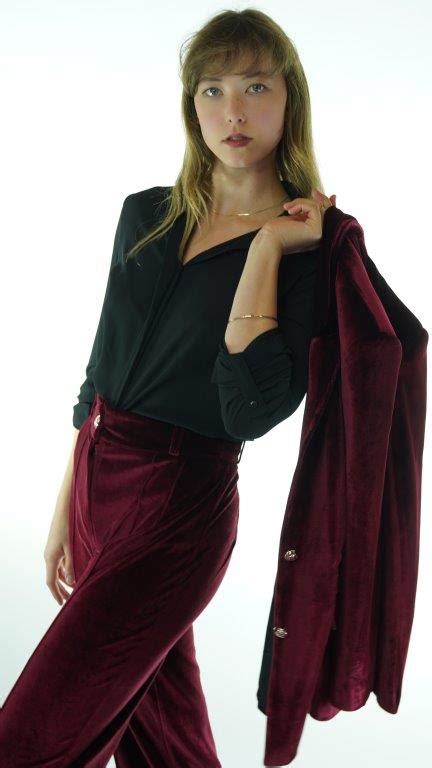 Red Avanti Milano Solid Velvet Peak Lapel Two Piece Suit Avanti