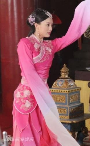 图文：《后宫甄嬛传》精彩回顾 孙俪大秀“惊鸿舞”新闻台中国网络电视台