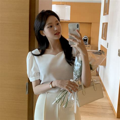 아뜨랑스 🚚부분당일발송 주문폭주 여리무드여름코디하객룩오피스룩팔뚝커버 니즈 하트넥 퍼프 셔링 반팔 하객 블라우스 반팔블라우스 상견례룩데이트룩소개팅룩격식룩 Bs7655