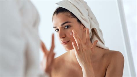 How Sulfur For Acne Works According To Dermatologists Marie Claire