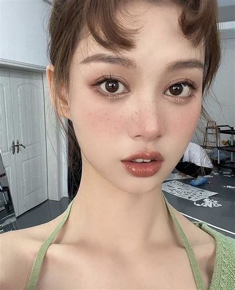 Pin by tete 테테 on pretty ppl Asian eye makeup Pretty makeup