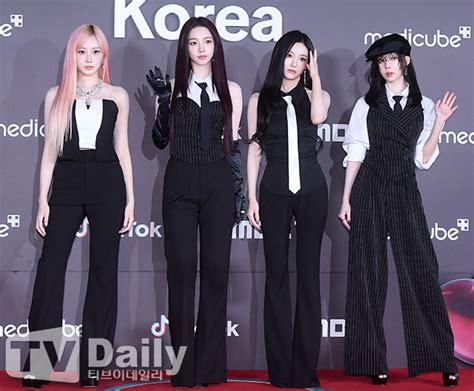 내가 사랑했던 모든 여자들 오늘 에스파 틱톡어워즈 레드카펫 기사사진  Daum 카페