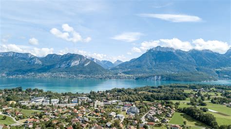 Publi reportage 3 bonnes raisons dorganiser vos séminaires entre lac
