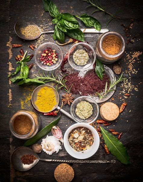 Variété Dherbes Et Dépices Orientales Arbre Acétique Poudre De Curry Paprika Poivre De