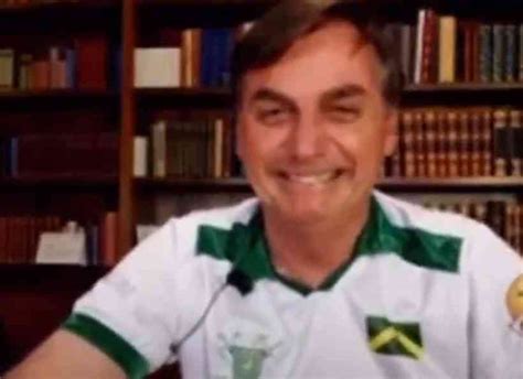 Quem For De Direita Toma Cloroquina Quem For De Esquerda Toma Tubaína