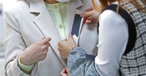 글씨 없는 리본 달아라→글씨 있어도 괜찮다정부 지침에 지자체들 혼선