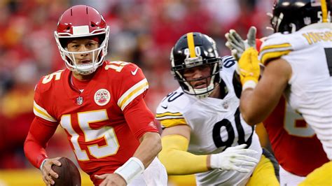 Nfl Week 17 Staff Picks Moneyline Spread Overunder Predictions