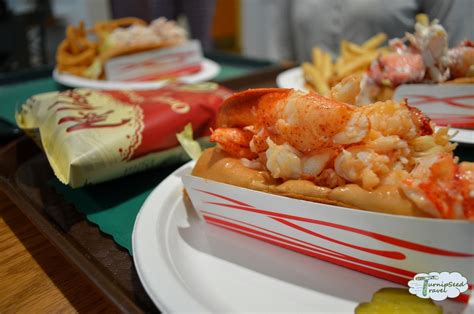 Who Makes The Best Lobster Roll In Maine Turnipseed Travel