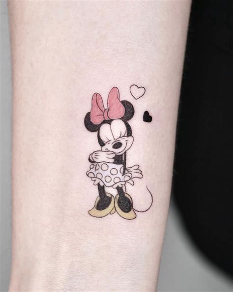 Mickey Mouse En Minnie Mouse Kussende Tatoeage 15 Mickey Mouse Tattoos