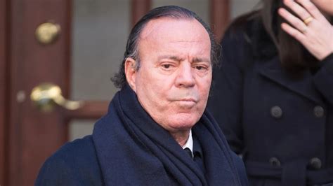 Dos Matrimonios Nueve Hijos Y 3000 Amores Julio Iglesias Cumple 77