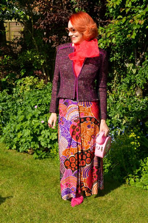 How To Wear Long Skirts Without Looking Frumpy Thrifty 6