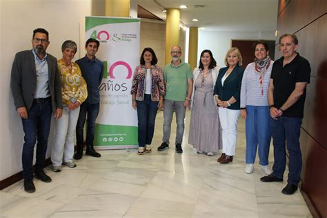 Mesa Redonda Políticas Sociales Y Servicios Sociales Análisis Y