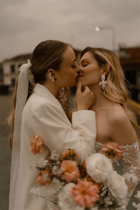 Lgbtq Manchester Wedding Esme Whiteside Photography Lesbian Wedding