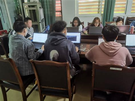 智能科技学院TF SWUFE Oracle Club ML方向召开第六周核心成员分享会 西南财经大学天府学院