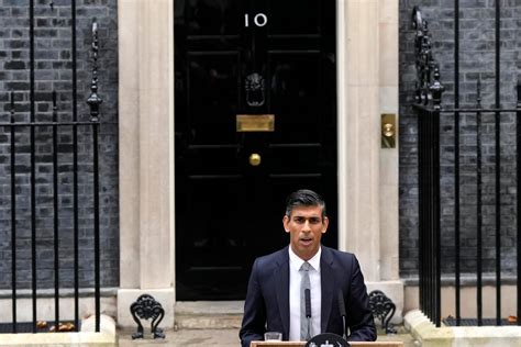 joe biden muddles up rishi sunak s title and mocks tory chaos
