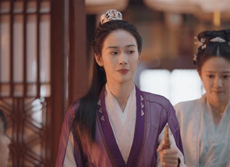 明明长着一样的脸，在《开端》演《卿卿日常》之后，我都没看到。上官婧观众叶警官