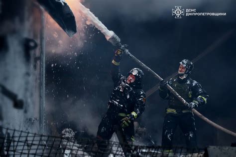 На Різдво росія запустила понад 70 ракет та сто дронів по