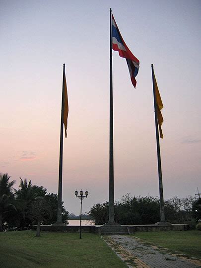 ลานธรรมจักร อ่าน ประมวลภาพวัดญาณสังวราราม วรมหาวิหาร จ ชลบุรี