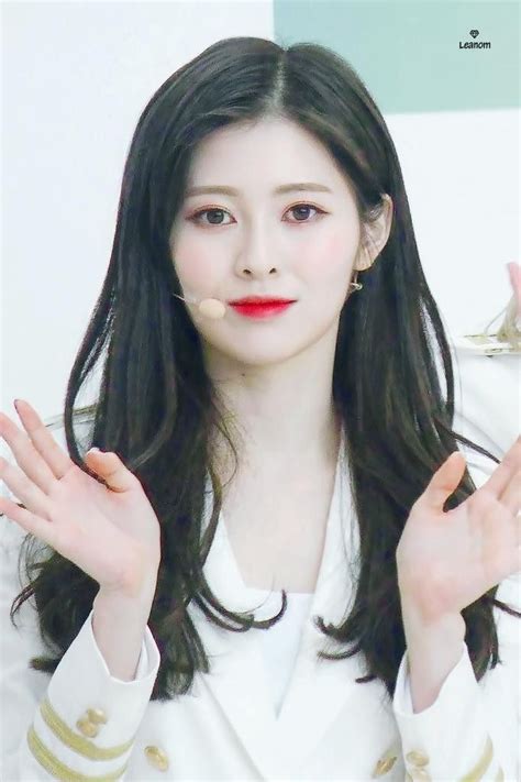 Baek Yebin Dia Creon Pic Asian Celebrities Yebin Dia Girl Crushes