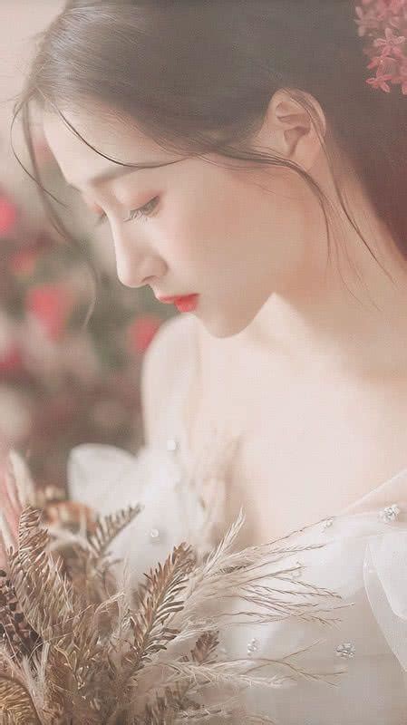 關曉彤婚紗造型曝光，美艷絕倫，網友：這是要催婚的節奏？ 每日頭條