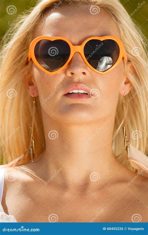 Jolie Fille Sur La Plage Photo Stock Image Du Plage 60455226