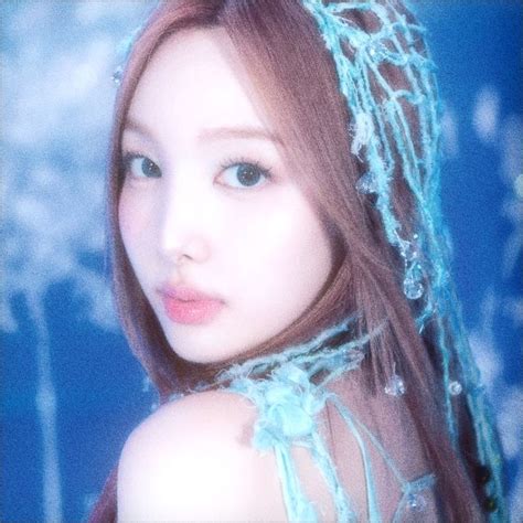 Pin De ʏɪɴɴɪʜ ★ En тωι¢є★ 트와이스 En 2024 Mi Novia Hermosa Nayeon Foto