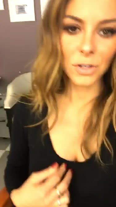 Maria Menounos Cleavage 8 Photos Thefappening