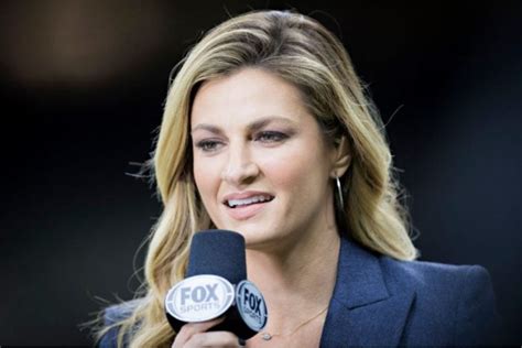 Erin Andrews Net Worth How Much She Makes As An Nfl Sideline Reporter
