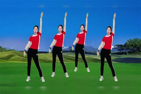 新歌DJ健身操走在人生的路口王爱华深情演唱好听极了 最强编舞 我是剪刀手 王爱华 深情 路口