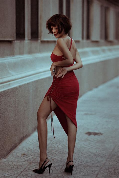 Sắc vóc nóng bỏng ở tuổi 37 của Nam Thư diễn viên vừa vướng tin đồn tiểu tam