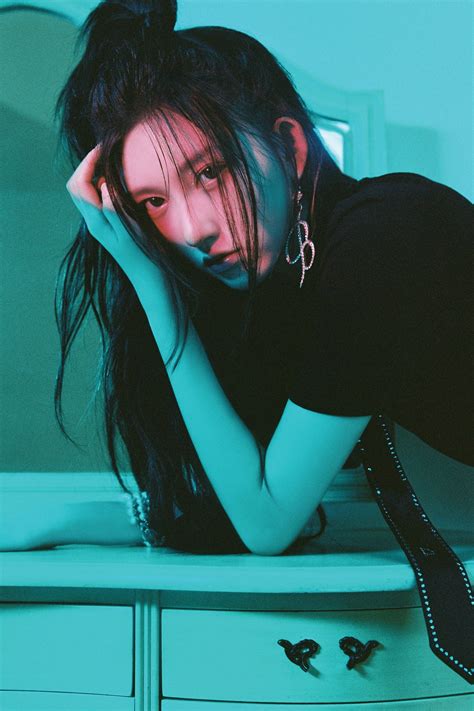 [잡담] 아이브 이더웨이 컨포 뭔가 키치랑 러브다이브 섞인 느낌이다 인스티즈 Instiz 연예 카테고리