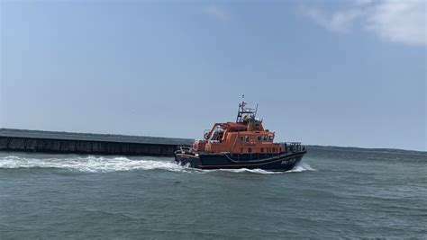Yarmouth Rnli Lifeboat Called To Yacht With Engine Failure Rnli