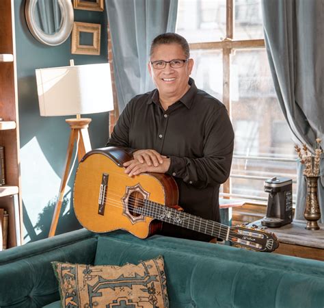BIOGRAFIA Edgar Devia