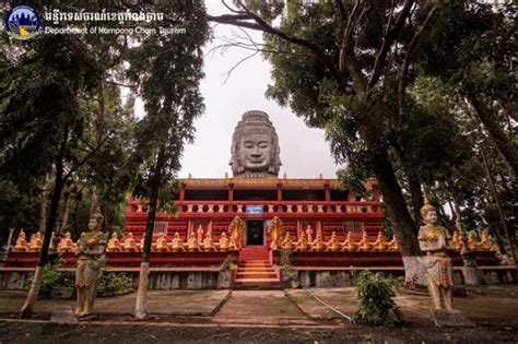 « ភ្នំ ប្រុស ភ្នំ ស្រី ដី កំពង់ចាម មាន ដើមឈើ ធំៗ និង សម្បូរ សត្វ ស្វា