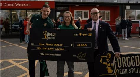 Conor Mcgregor Surprises Wrexham Fans With Stout And Large Charitable Donation Irish Mirror Online