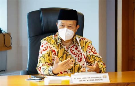 Gagal Disetujui DPR, Pemerintah Harus Cabut Perppu Ciptaker - Pakuan Raya