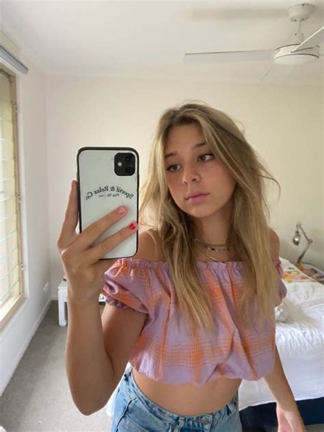 Mirror Selfie Inspo