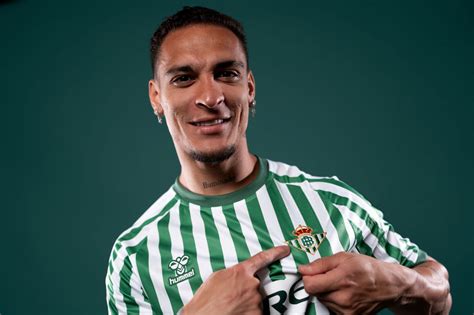 غیر رسمی؛ آنتونی از منچستریونایتد به رئال بتیس پیوست طرفداری