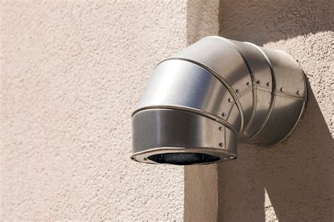 Saída De Ventilação De Exaustão De Metal Na Parede Exaustão De Ar Exaustor Externo Foto Premium
