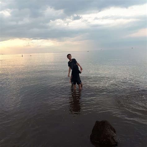Pantai Watu Kenong Objek Wisata Bahari Di Situbondo Jawa Timur