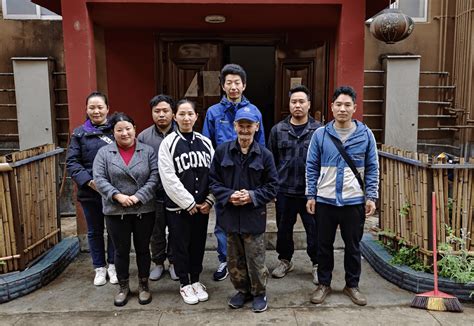 依托基层社工站 有效服务特困人员老人供养活动